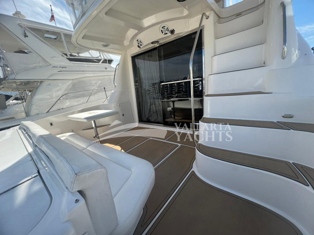 Sea Ray 60 – Renta de Yates en Puerto Vallarta – Vallarta Yachts